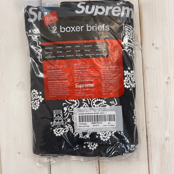 Supreme | Underwear & Socks | Supreme X Hanes Bandana Boxer Briefs 2 ...
